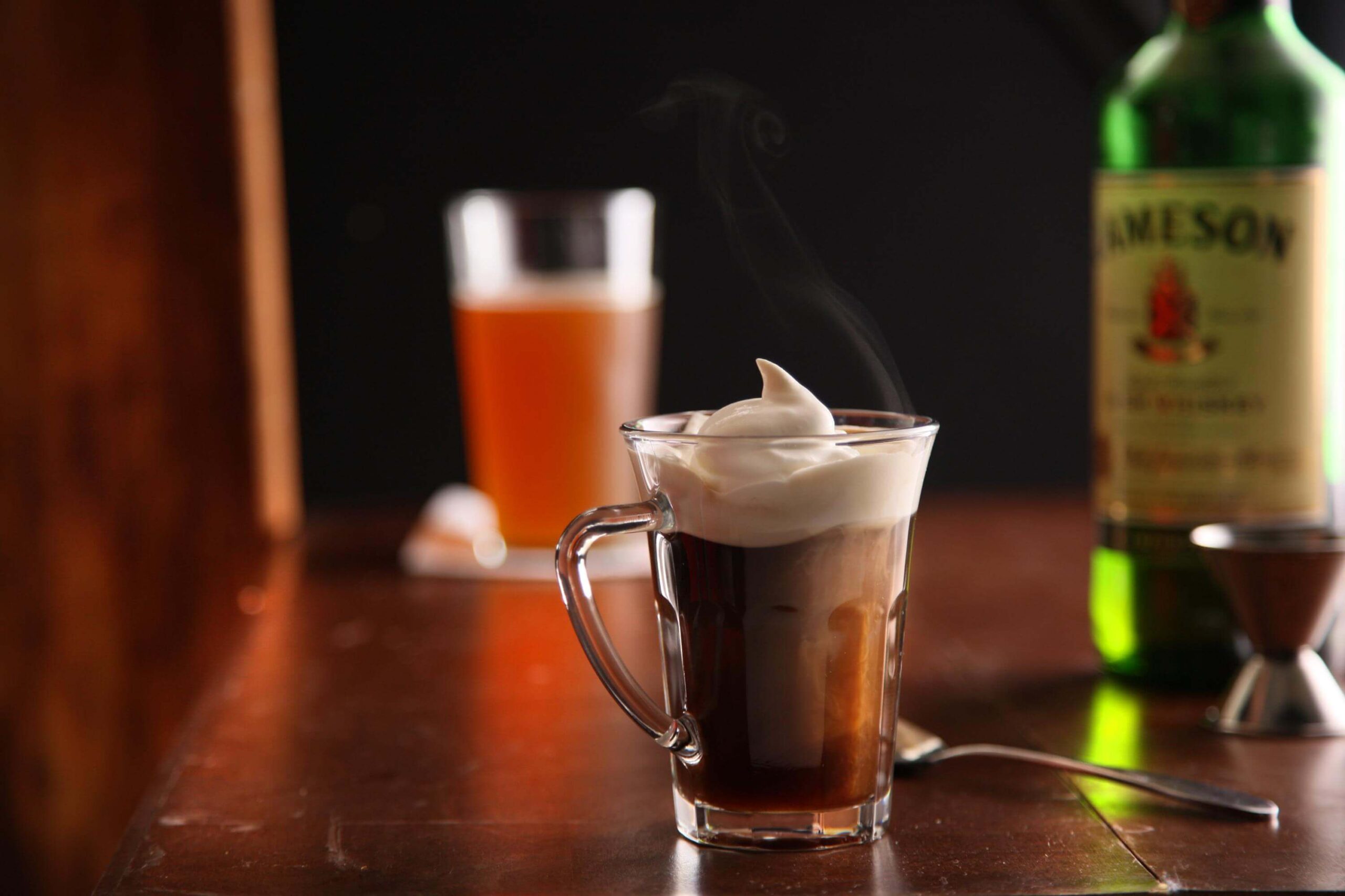 Irish coffee - poveste, reteta si lucruri interesante despre preparat.